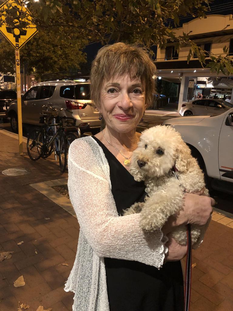 FlingFinder Adult Singles: North Perth Women: "lisabeth"